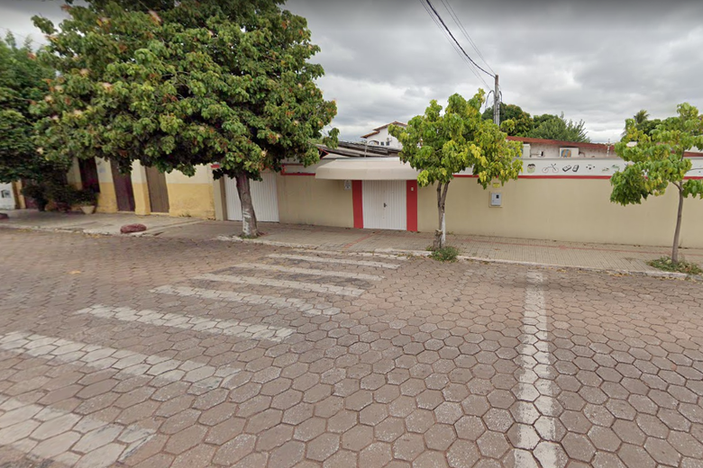 Bira pede faixa elevada de pedestre em frente à Escola Santa Inês, no ...